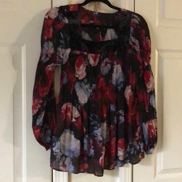 Melissa Paige | Tops | Melissa Page Floral Blouse | Poshmark